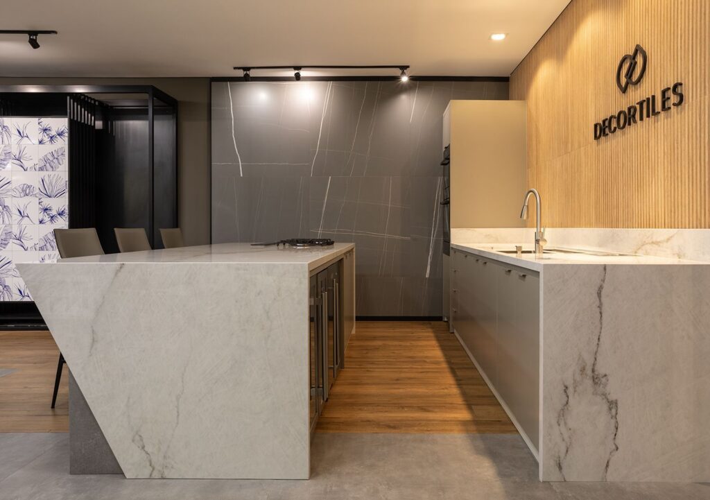 Decortiles - UMA ESSÊNCIA EXUBERANTE